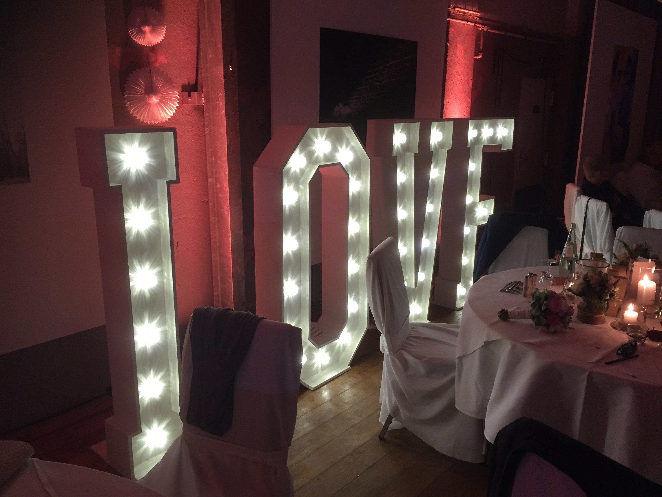 Light Up LOVE Letter Hire – Flash Photobooths