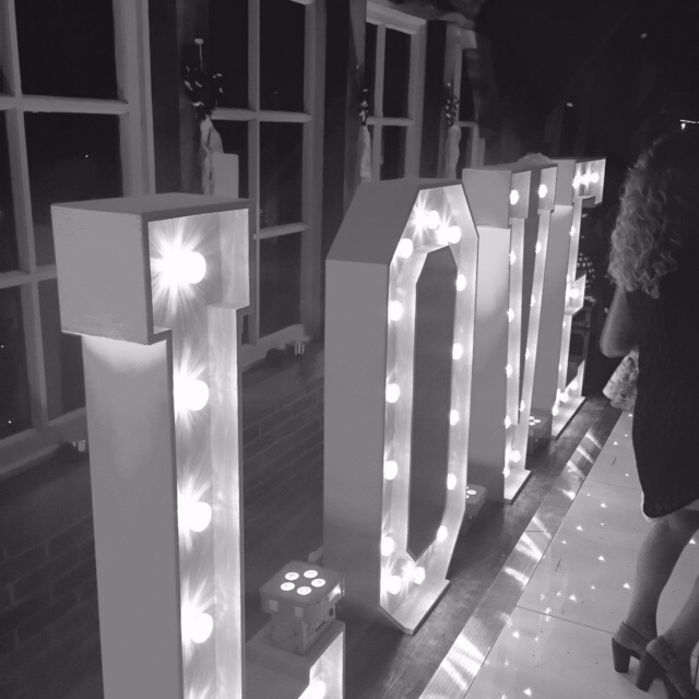 Light Up LOVE Letter Hire – Flash Photobooths