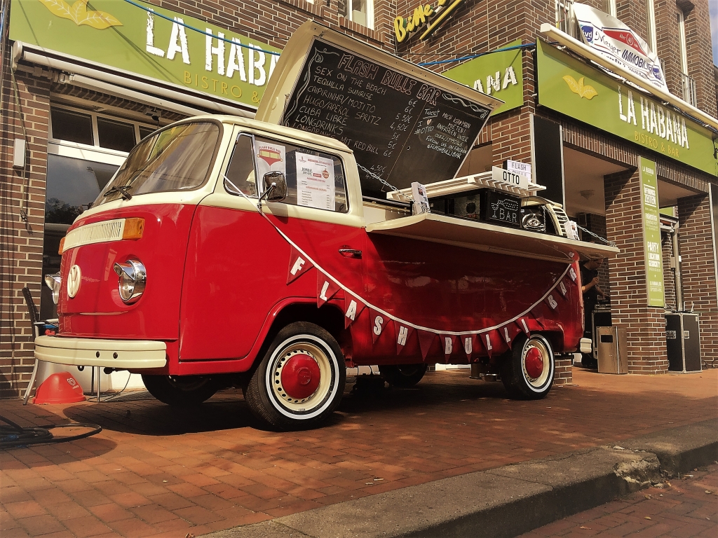 Flash Bulli Bar VW Cocktail Camper & Coffee Bar Campervan – Flash ...